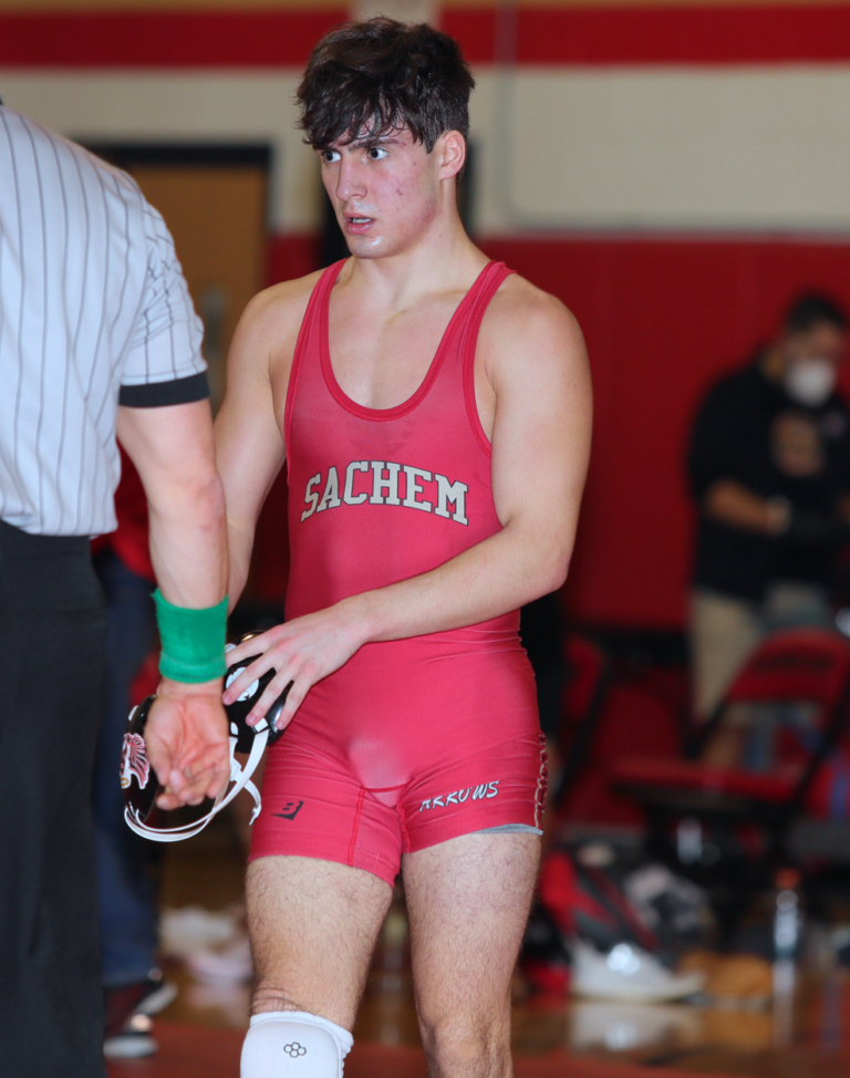 Sachem’s Jared Weinhaus Reaches 100 Career Pins | Sachem Report